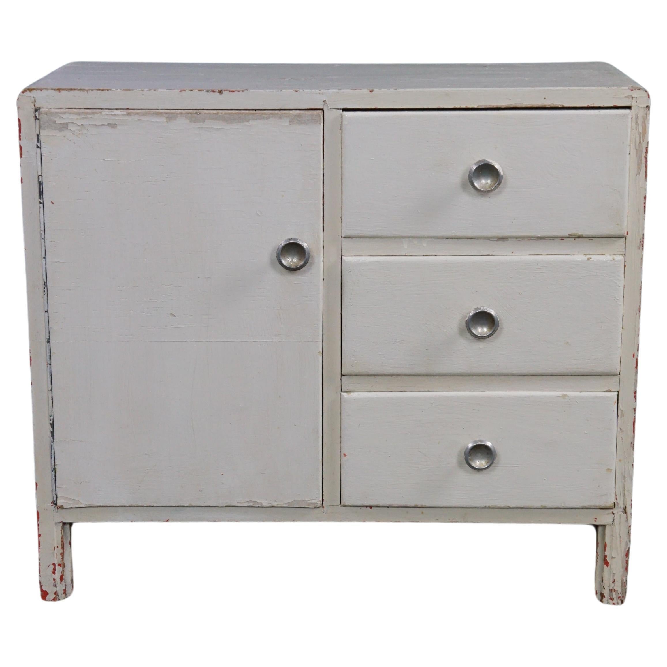 Nice sturdy white wooden cabinet For Sale at 1stDibs