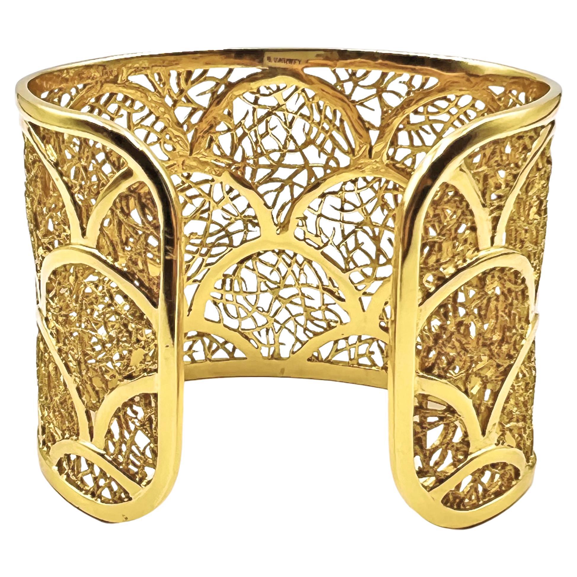 Nicholas Varney 18k Gold Porto Nuevo Cuff Bracelet For Sale at 1stDibs