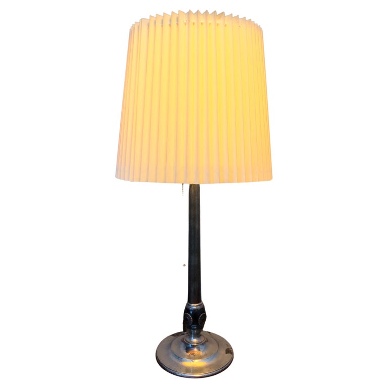 Nickel Plated Silver Art Deco Table Lamp from the 1930s For Sale at 1stDibs