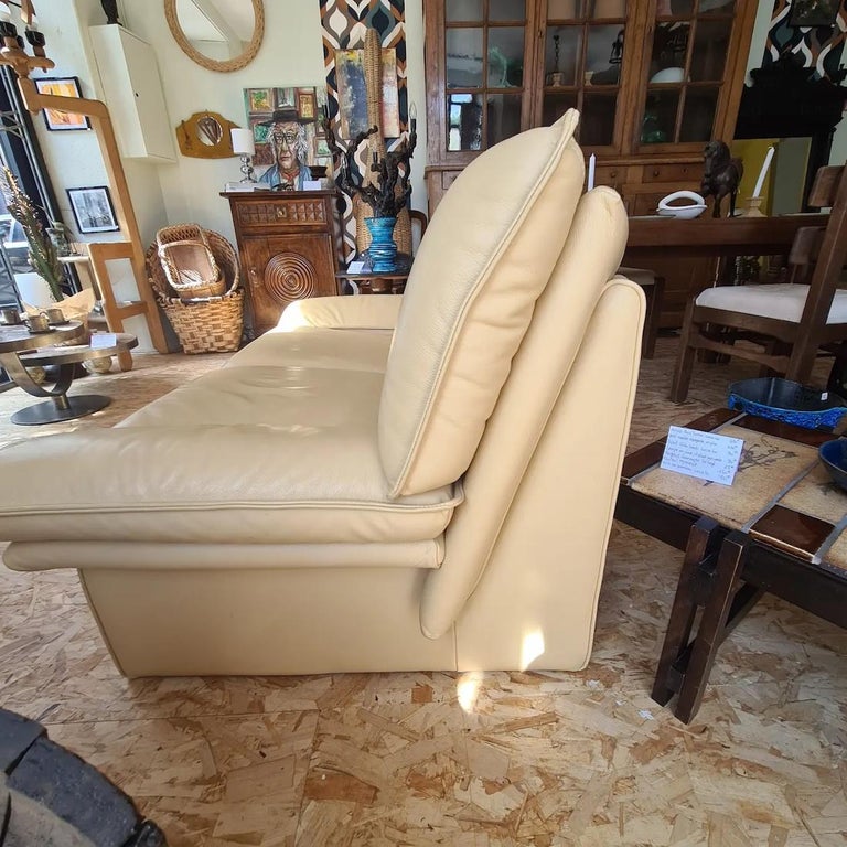 Nicoletti Salotti Post-Modern Italian Leather Sofa For Sale at 1stDibs