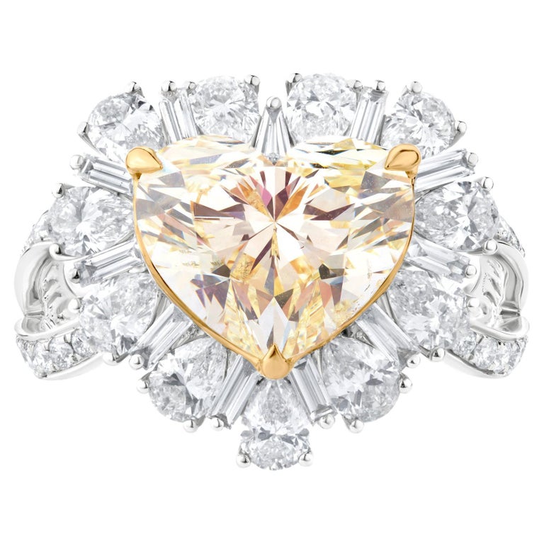 Nigaam 6.26 Cttw. White Diamond and GIA Certified Yellow Diamond Ring ...