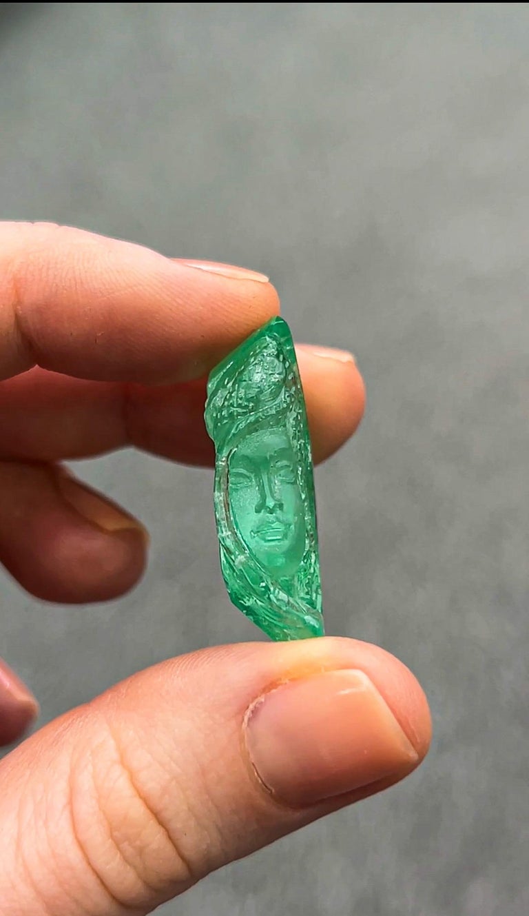 No Oil Emerald Carving Medusa Gorgon For Sale at 1stDibs