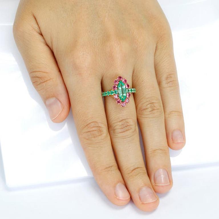 No-Oil Russian Emerald Pink Spinel 18 Karat Yellow Gold Ring at 1stDibs