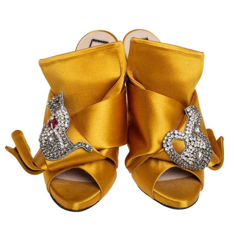 Nº21 Yellow Satin Crystal Embellished Knot Mules Size 36.5 at 1stDibs