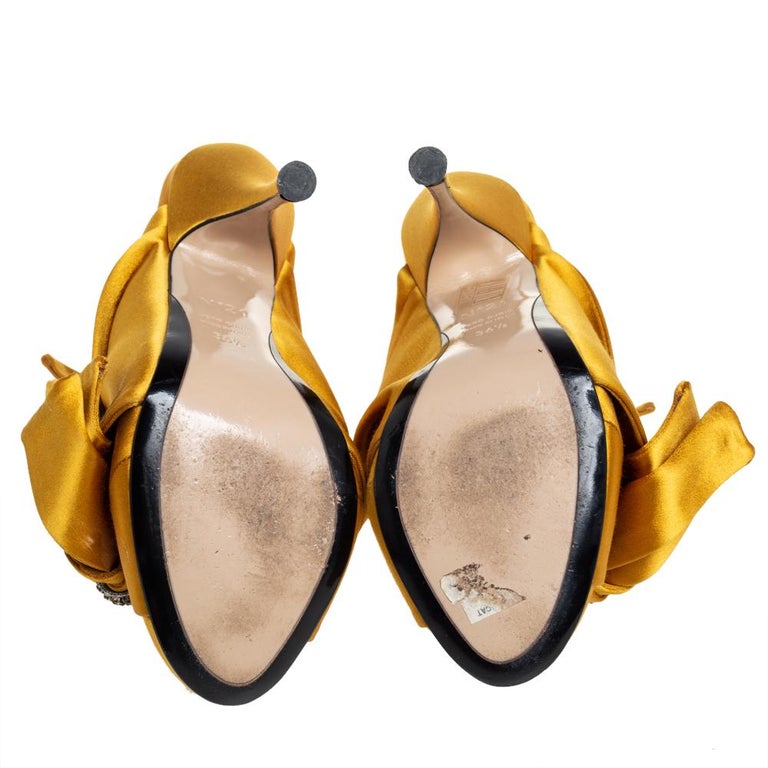 Nº21 Yellow Satin Crystal Embellished Knot Mules Size 36.5 at 1stDibs