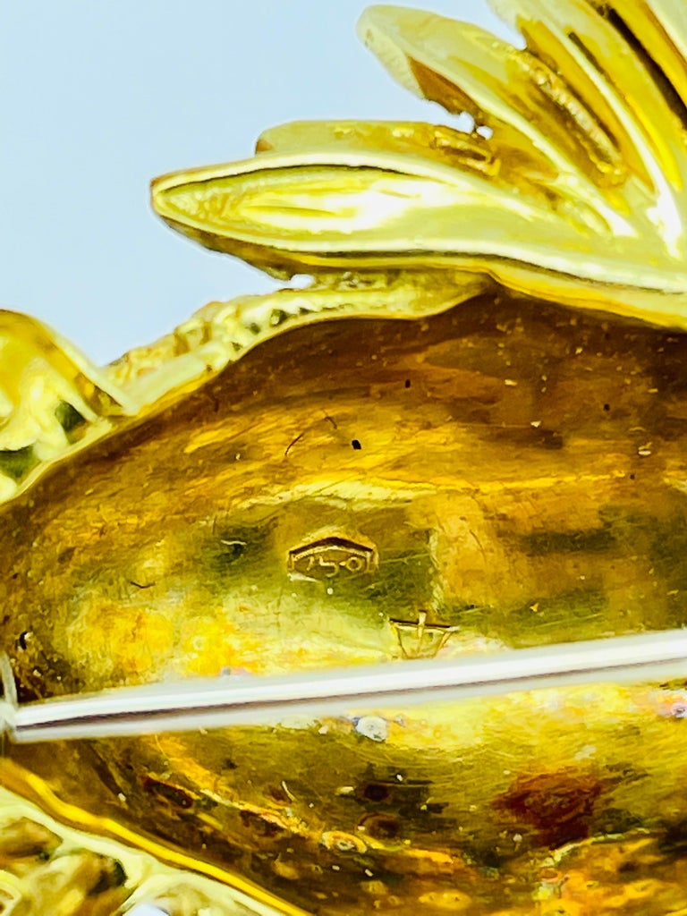 Noble Owl Brooch, 18k Yellow Gold For Sale at 1stDibs