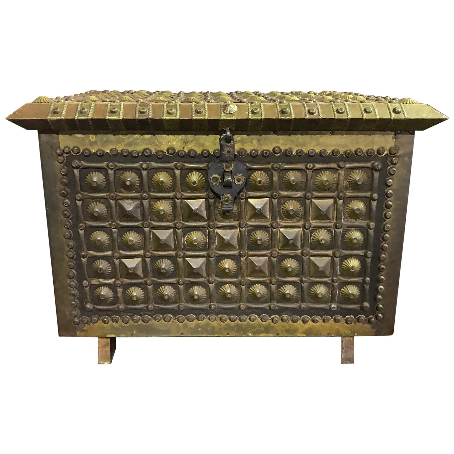 African Decorative Boxes - 39 For Sale at 1stdibs