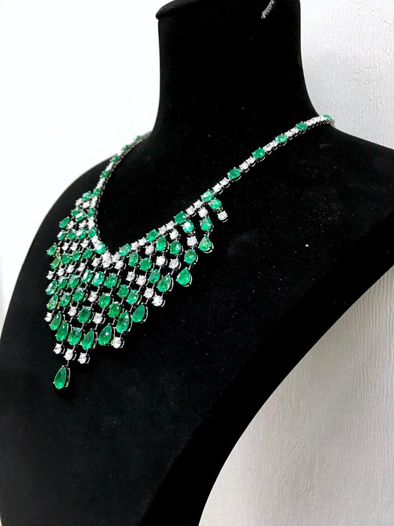 NWT $295, 000 18KT Fancy Glittering Large 50CT Colombian Emerald ...