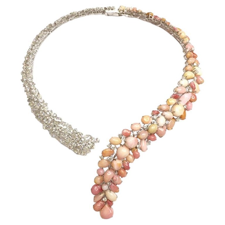 Magnifique et important collier de perles coniques et diamants en or 18 ...