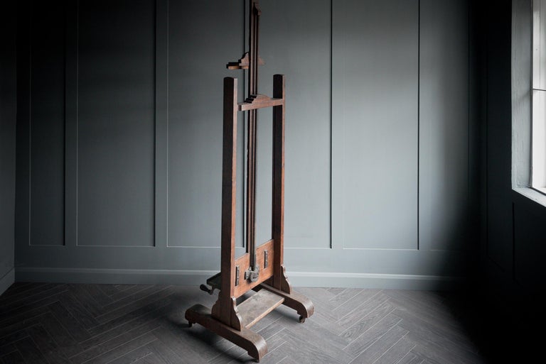 Oak Artist's Easel with Crank Mechanism For Sale at 1stDibs