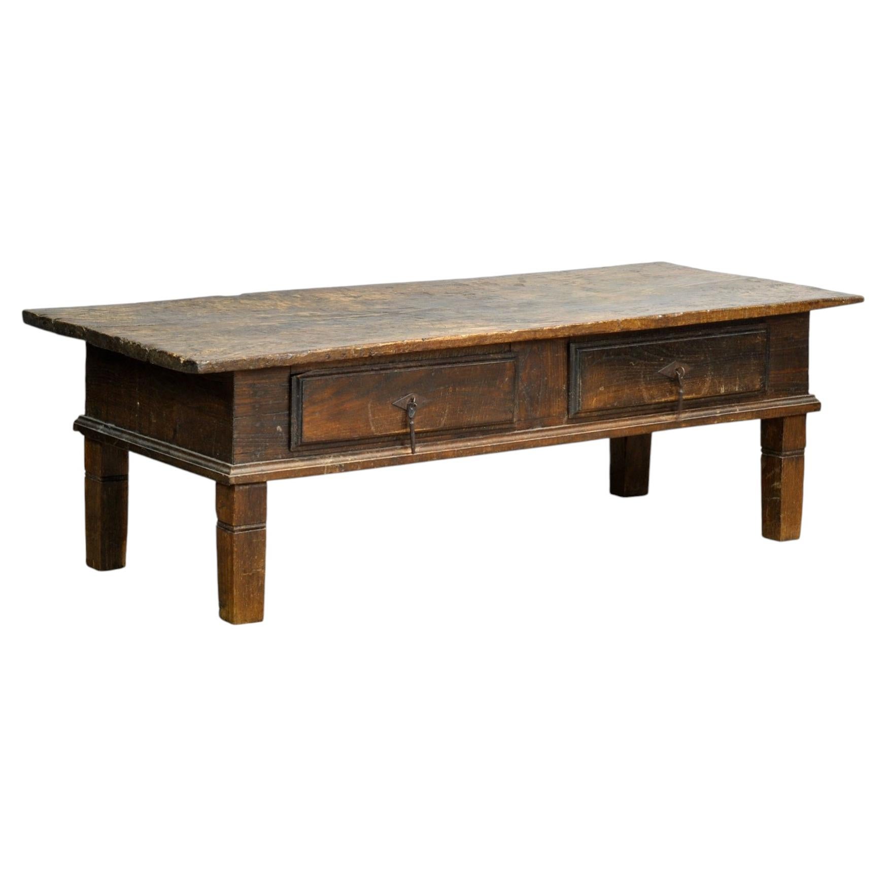 Spanish chestnut coffee table, 17th/18th century For Sale at 1stDibs