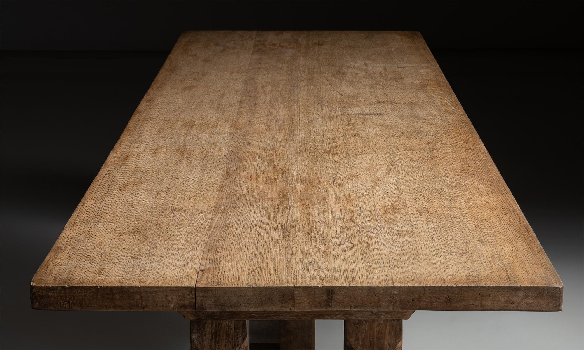 Oak Dining Table, England circa 1920 For Sale at 1stDibs