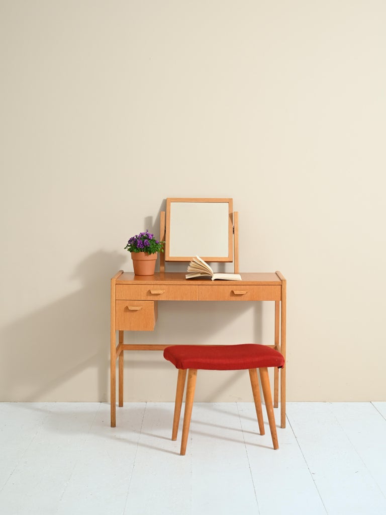 Oak dressing table For Sale at 1stDibs