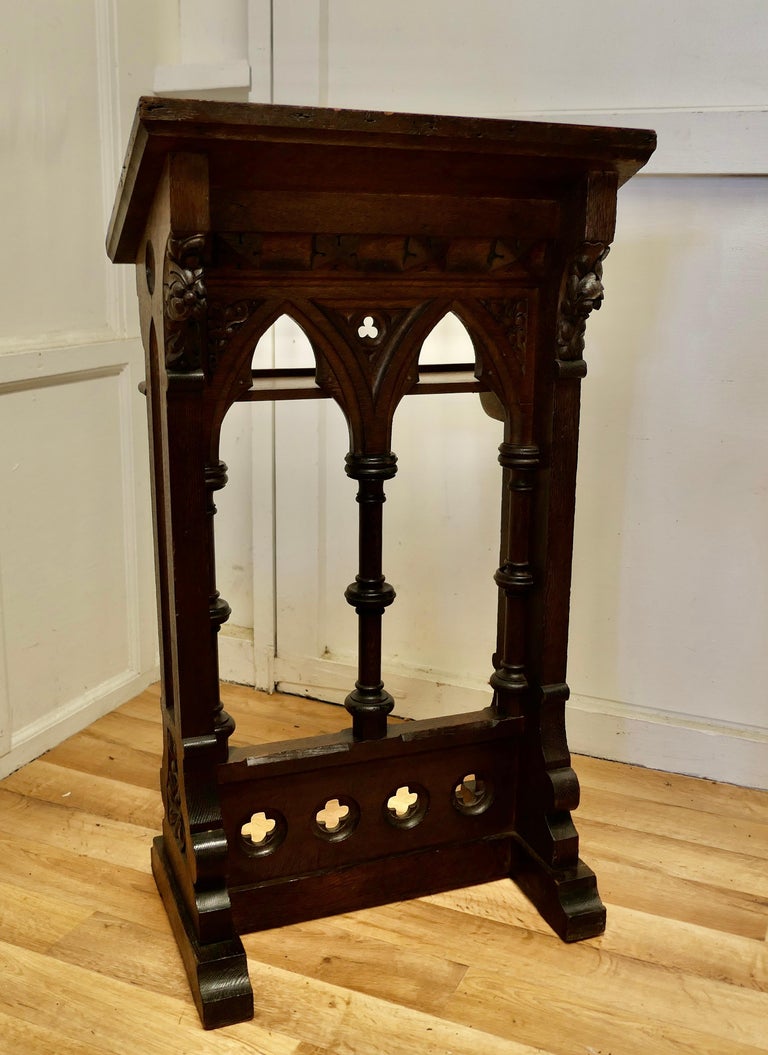 Oak Hotel Restaurant Podium Reception Greeting Station, Greeter For ...