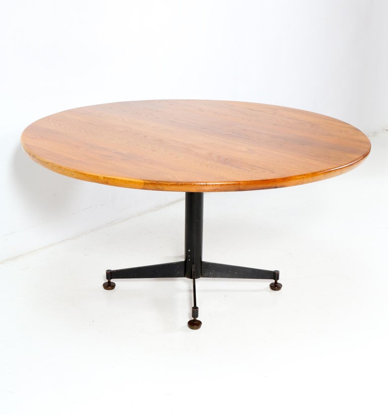 Oak Mid-Century Modern Round Dining Room Table by Architect Bart van ...