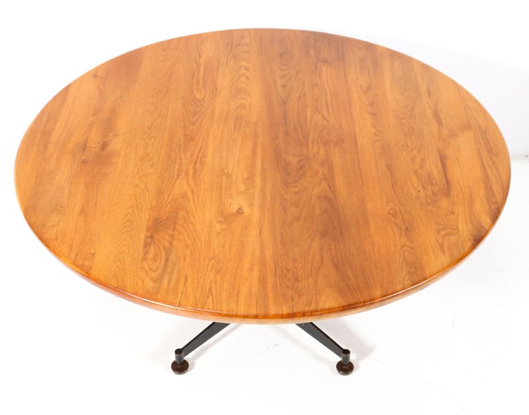 Oak Mid-Century Modern Round Dining Room Table by Architect Bart van ...