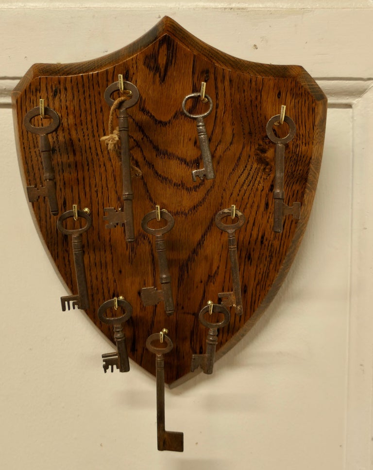 Oak Shield Hotel Reception Key Board For Sale at 1stDibs
