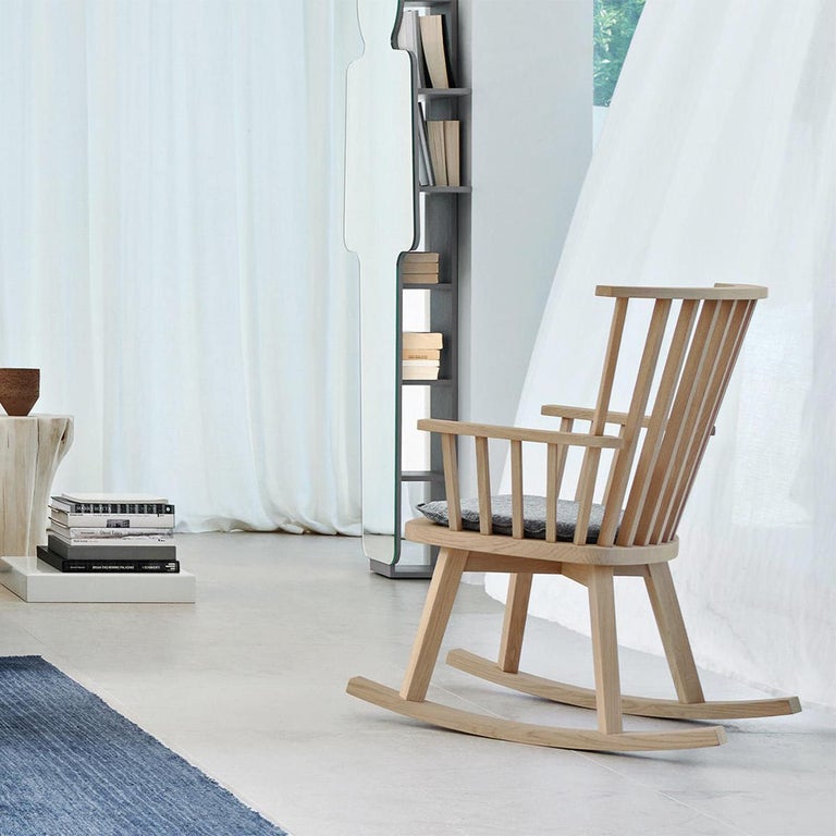 Oaky Rocking Chair For Sale at 1stDibs