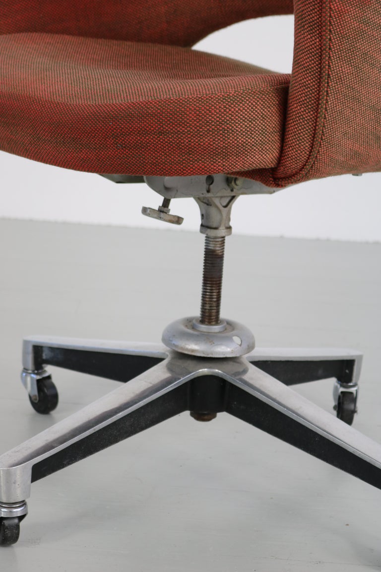 Office Chair Conference, Design by Eero Saarinen, Manufactured by Knoll ...