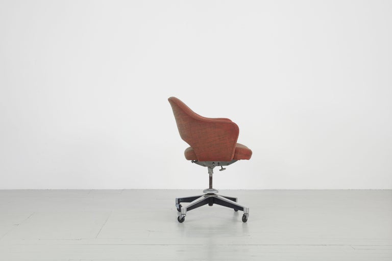 Office Chair Conference, Design by Eero Saarinen, Manufactured by Knoll ...