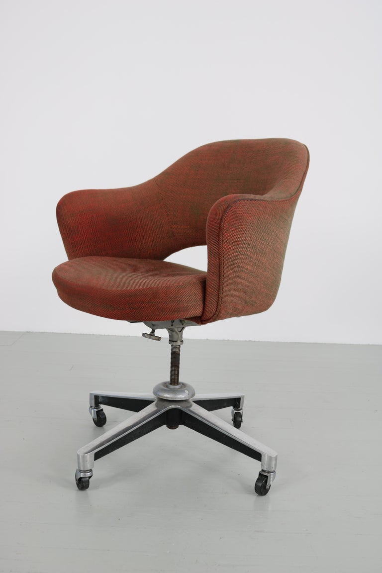 Office Chair Conference, Design by Eero Saarinen, Manufactured by Knoll ...