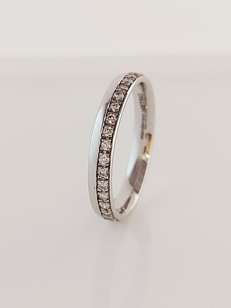 Offset Diamond Band Ring 18ct For Sale at 1stDibs