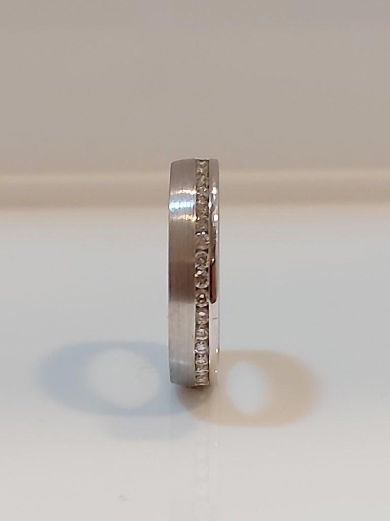 Offset Diamond Full Set Band Ring For Sale at 1stDibs