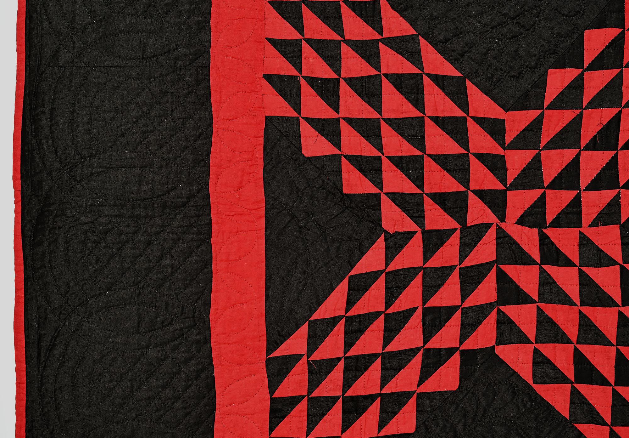 Ohio Amish Ocean Waves Quilt at 1stDibs