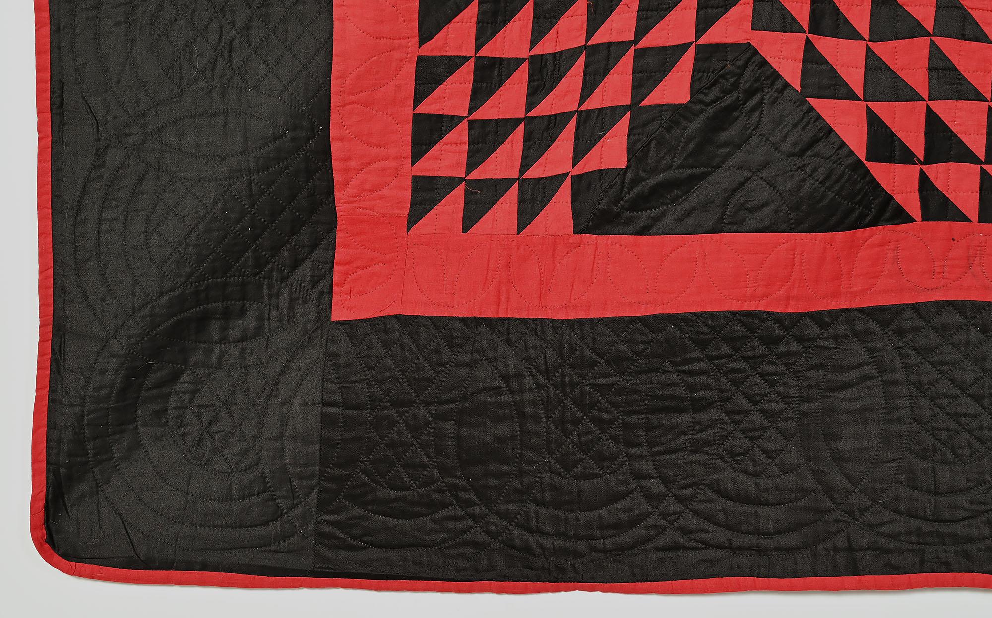 Ohio Amish Ocean Waves Quilt at 1stDibs