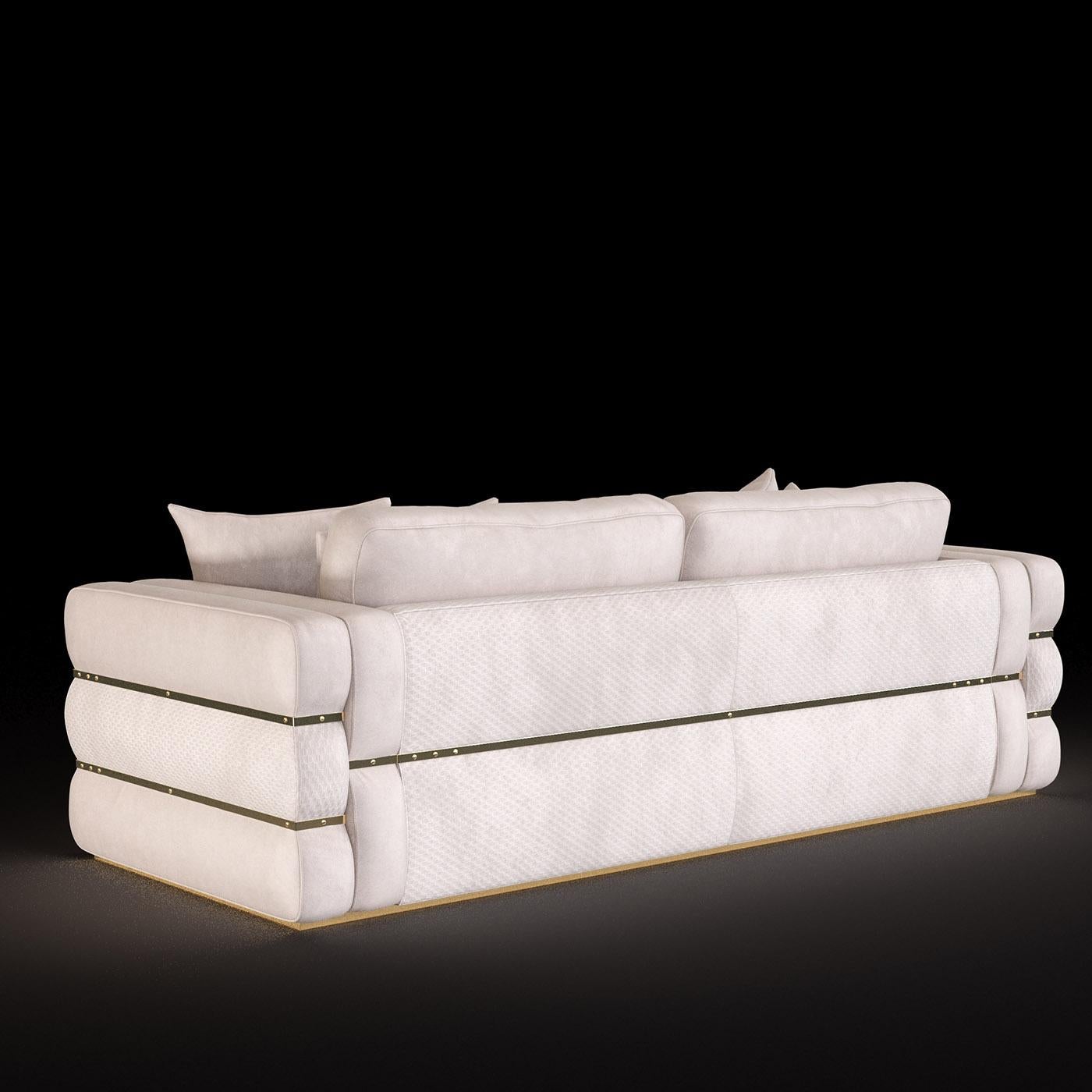 Ola Leather Sofa Cosmopolitan Collection For Sale at 1stDibs