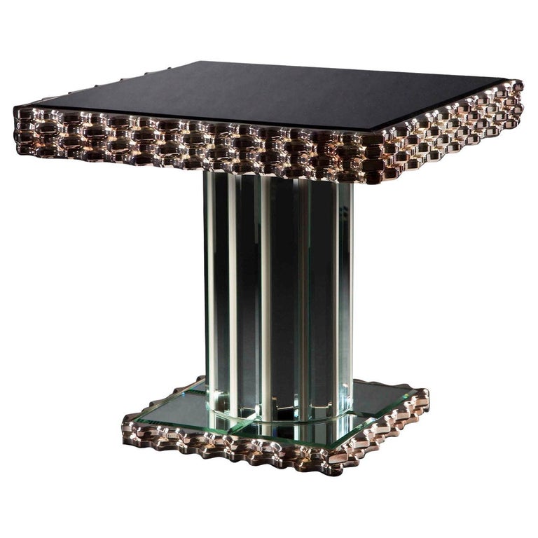 Table d'appoint Ola Collection Cosmopolitan En vente sur 1stDibs