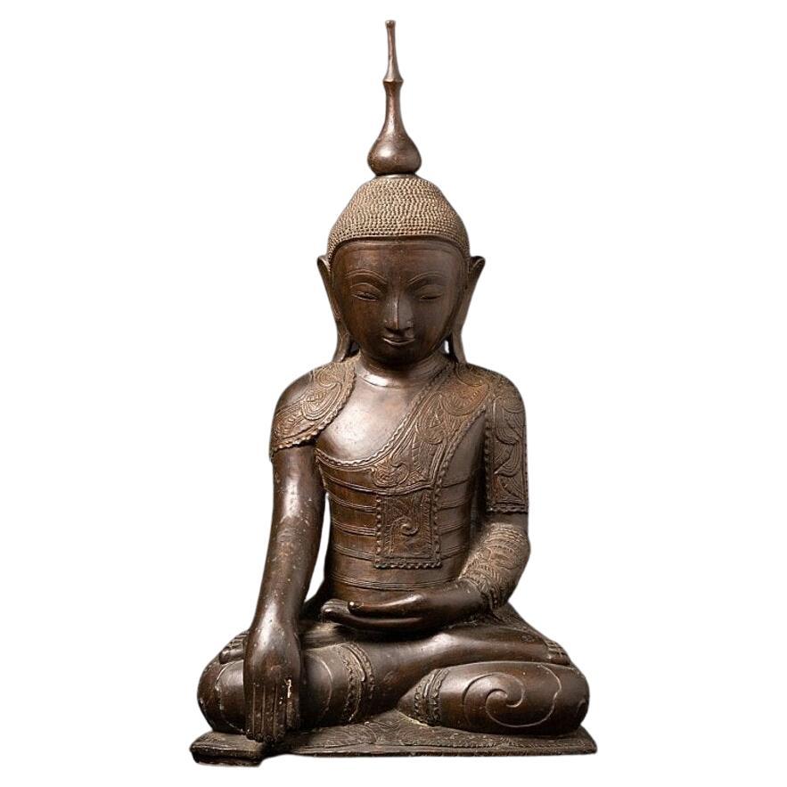 Alte burmesische Buddha-Statue aus Bronze aus Burma im Angebot bei 1stDibs