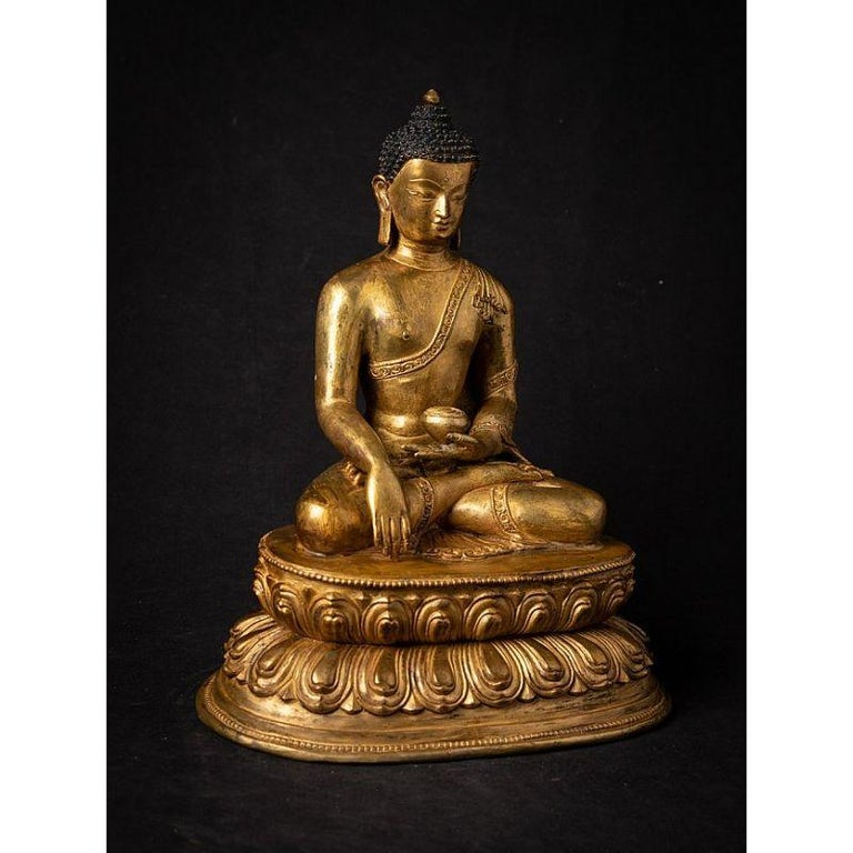 Old bronze Nepali Buddha statue from Nepal For Sale at 1stDibs