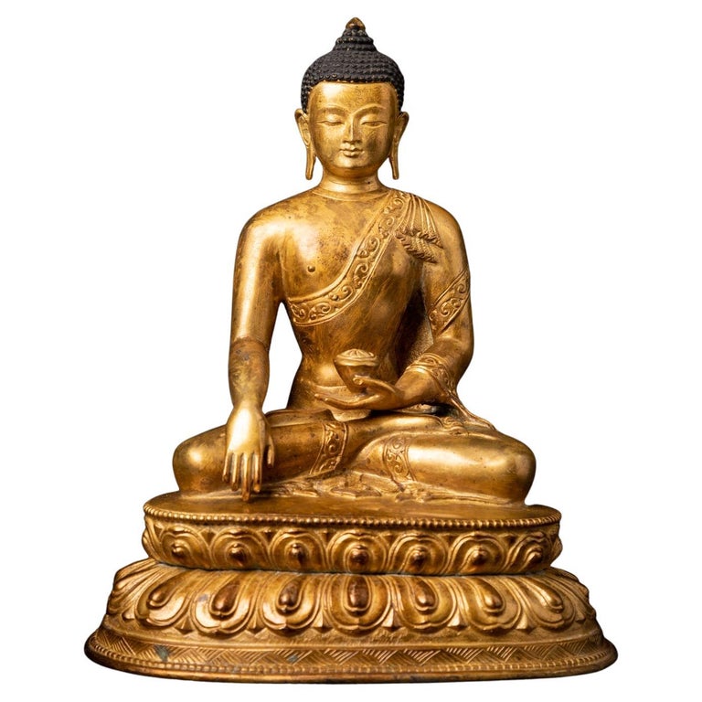 Old bronze Nepali Buddha statue from Nepal For Sale at 1stDibs