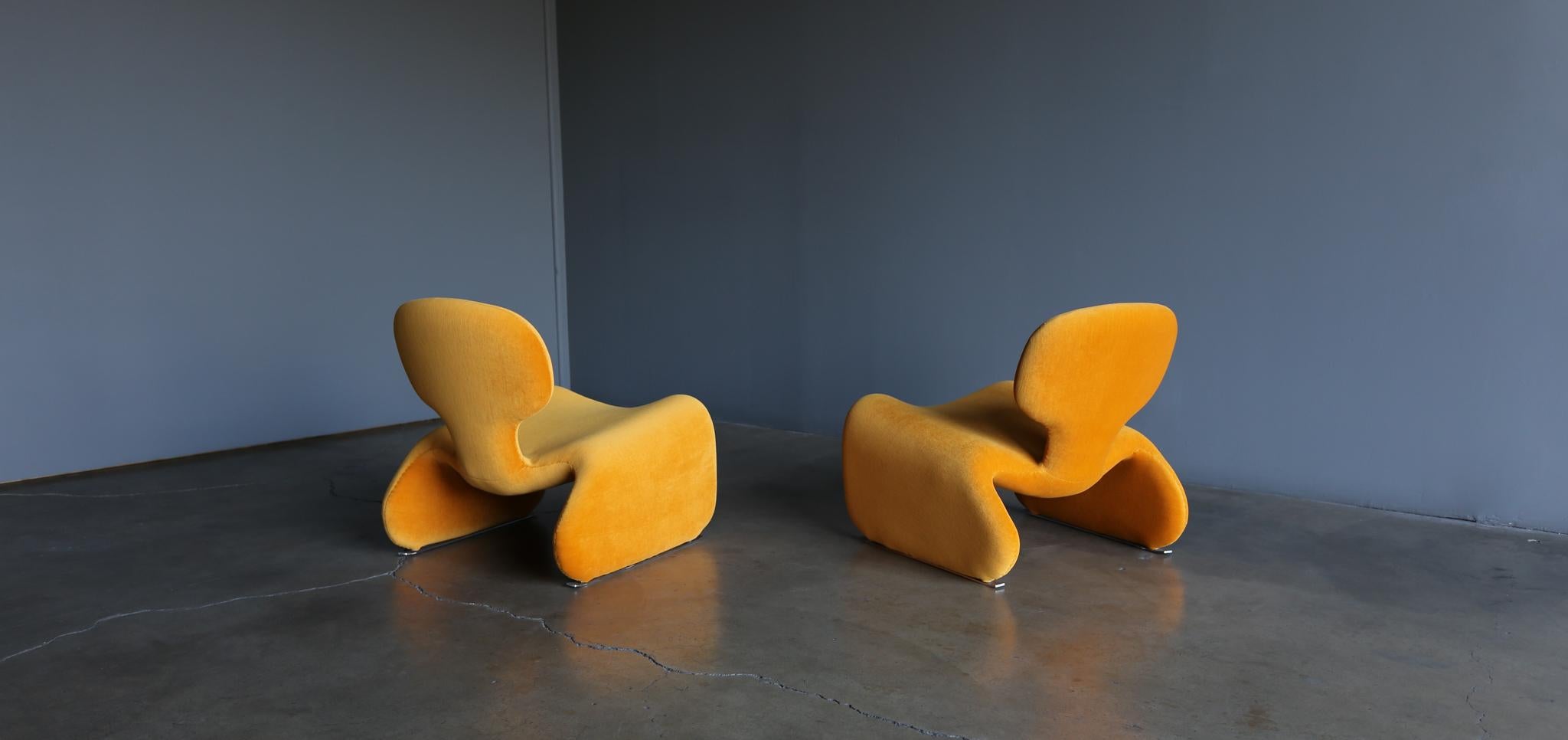 Olivier Mourgue “Djinn” Lounge Chairs for Airborne, circa 1964 at 1stDibs