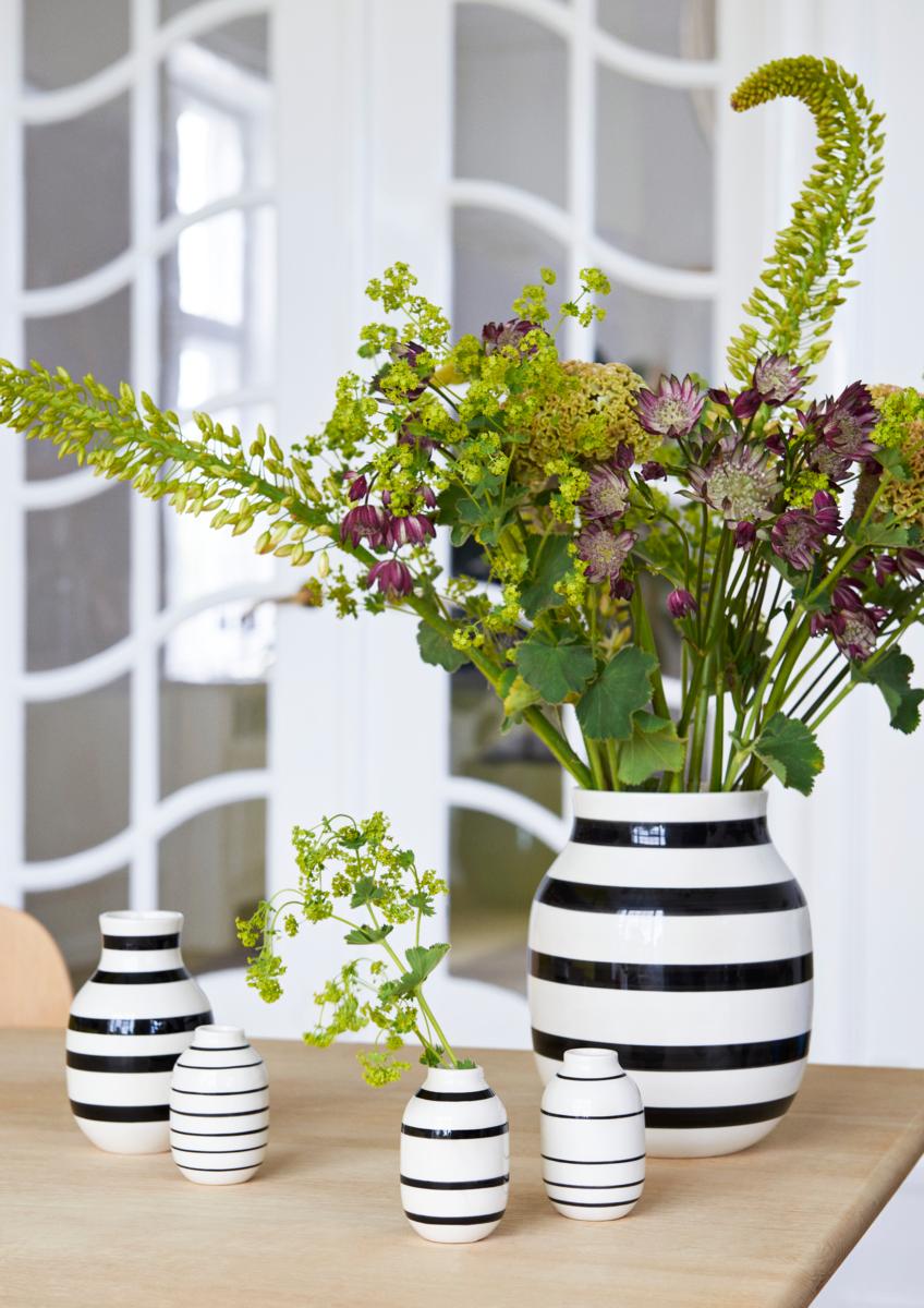 Omaggio Vase Miniature Black 3 Pcs For Sale at 1stDibs