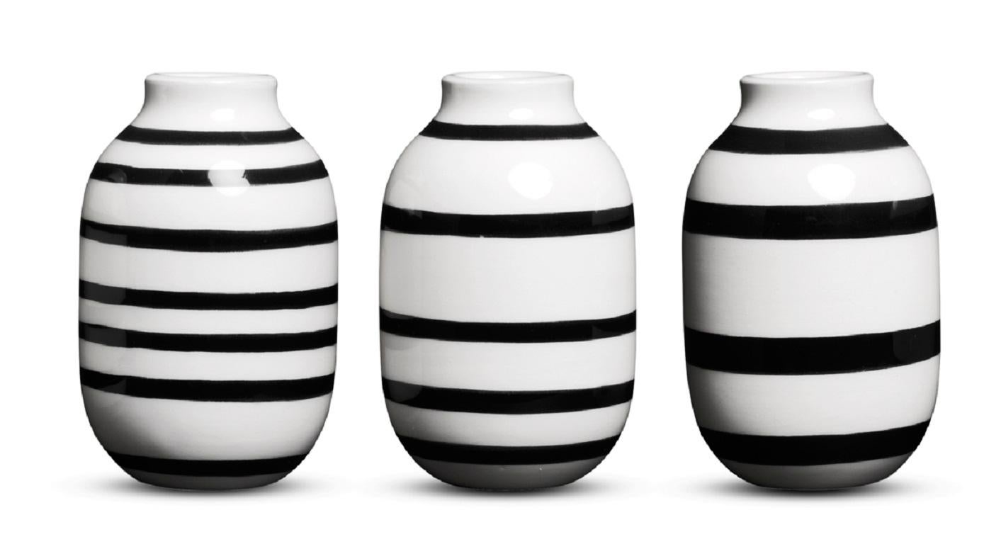 Omaggio Vase Black For Sale at 1stDibs