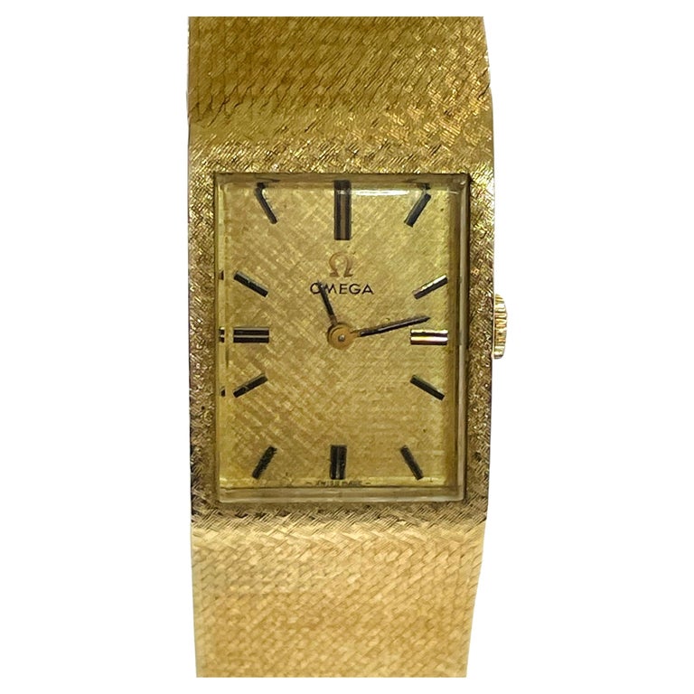 Omega Yellow Gold 17 Jewels Wristwatch, 1975 For Sale at 1stDibs