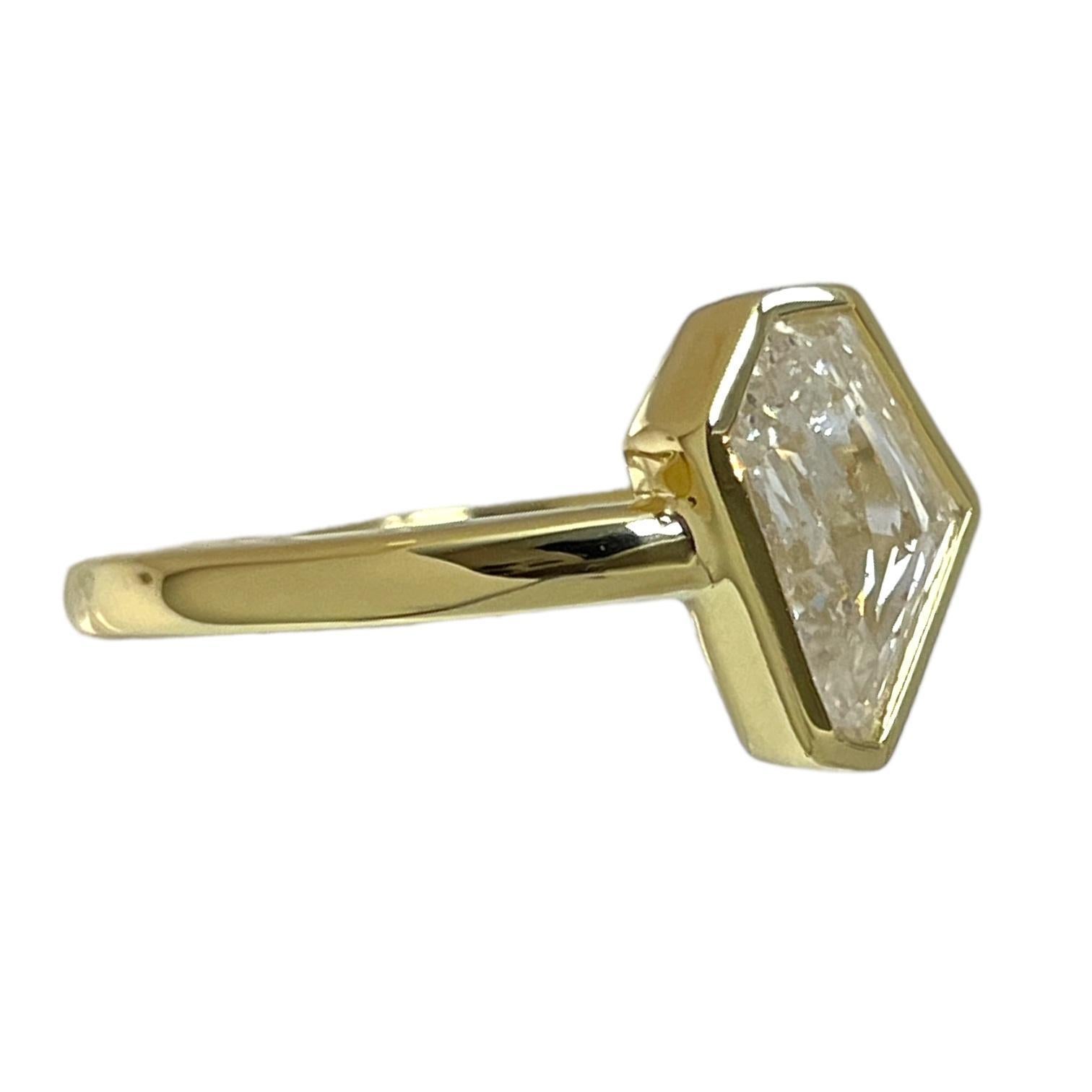 One-of-a-Kind 18K Yellow Gold Octagonal Cut Diamond Ring For Sale at ...