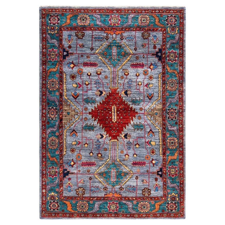 Tapis tribal traditionnel Serapi gris noué à la main, unique en son ...