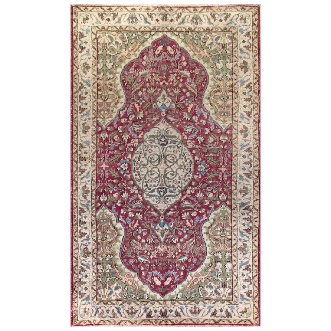 Vintage Oriental Rug in Red and Green. Handknotted Wool Carpet. Floor ...