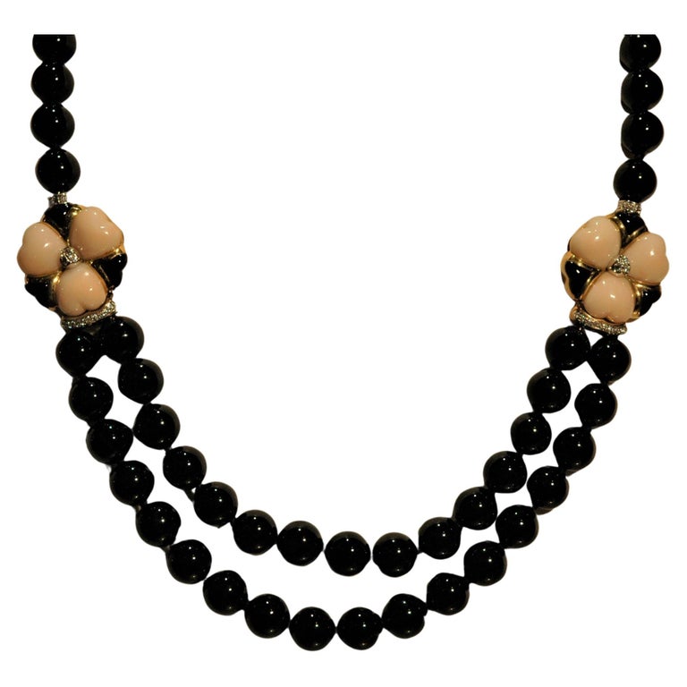 Onyx Collier and Ring with Light Pink Corals in the Shape of Flowers ...