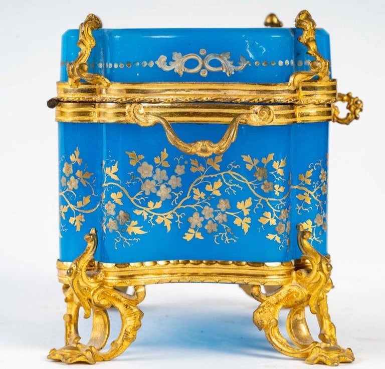 Opaline box, 19th century For Sale at 1stDibs