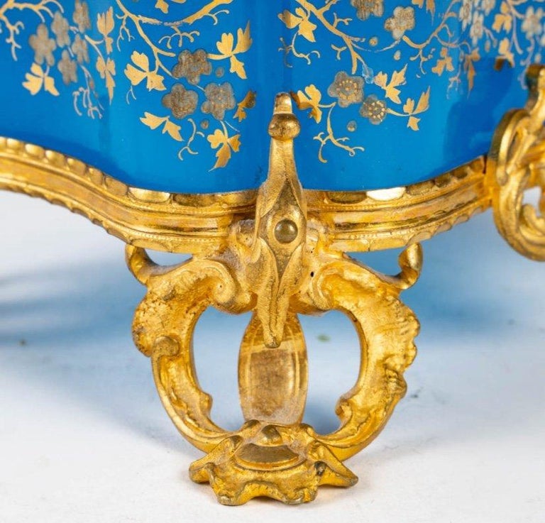 Opaline box, 19th century For Sale at 1stDibs