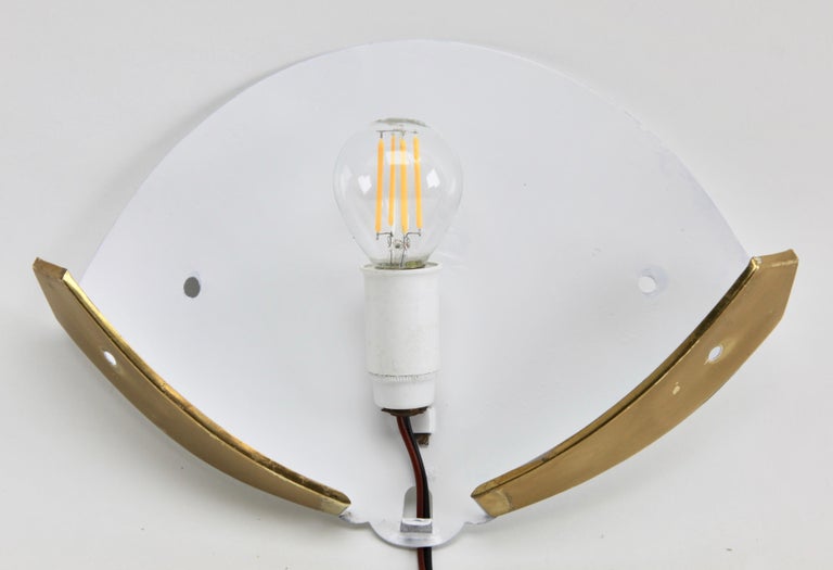 Opaque Art Deco Clamshell Wall Lamp with Brass Fittings at 1stDibs