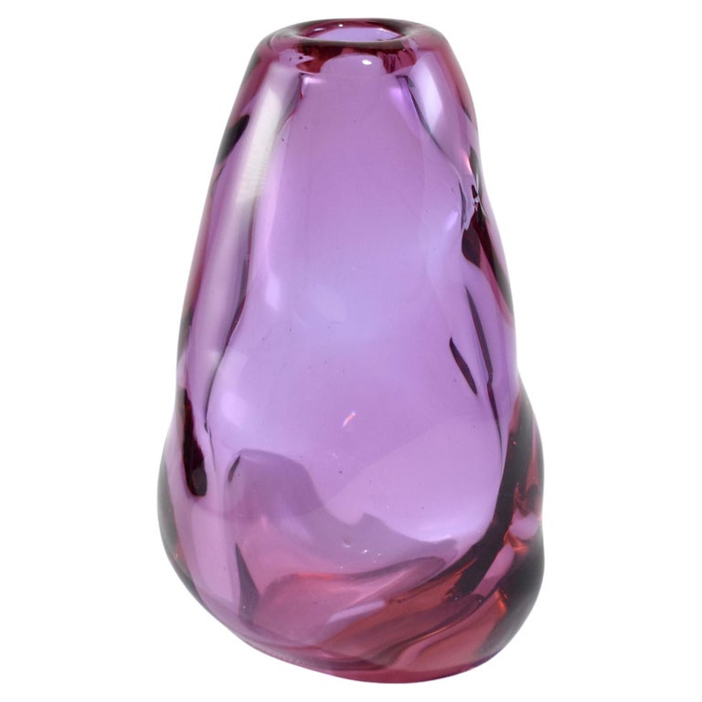 Vase violet organique En vente sur 1stDibs