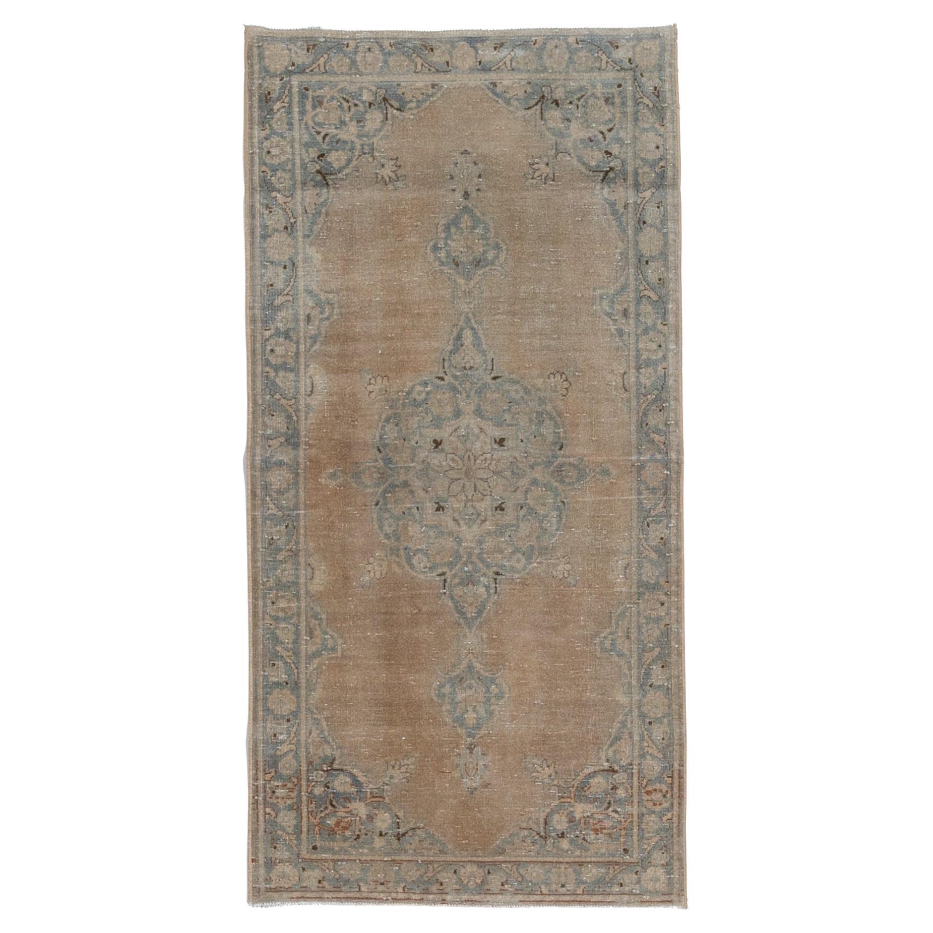 Vintage Oriental Persian Rug at 1stDibs