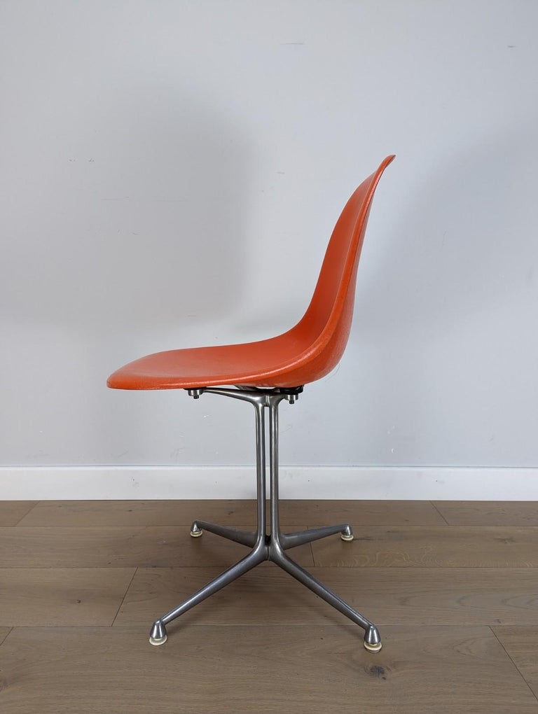 Original Eames Fibreglass Herman Miller chair with La Fonda base For ...
