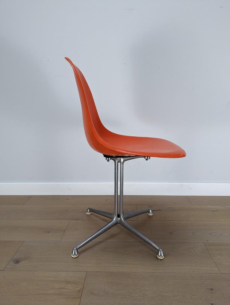 Original Eames Fibreglass Herman Miller chair with La Fonda base For ...
