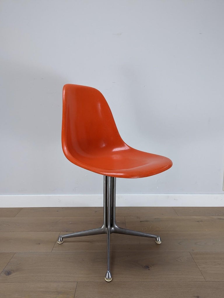 Original Eames Fibreglass Herman Miller chair with La Fonda base For ...